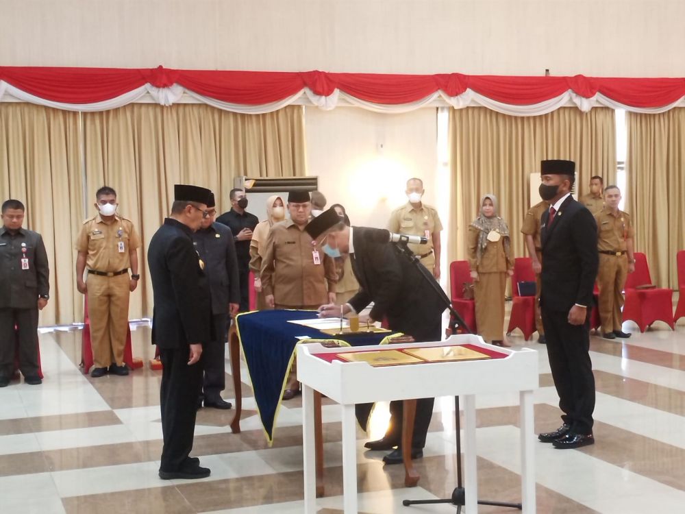 Gubernur Riau Lantik drg Sri Sadono Mulyanto Jadi Direktur RSJ Tampan ...